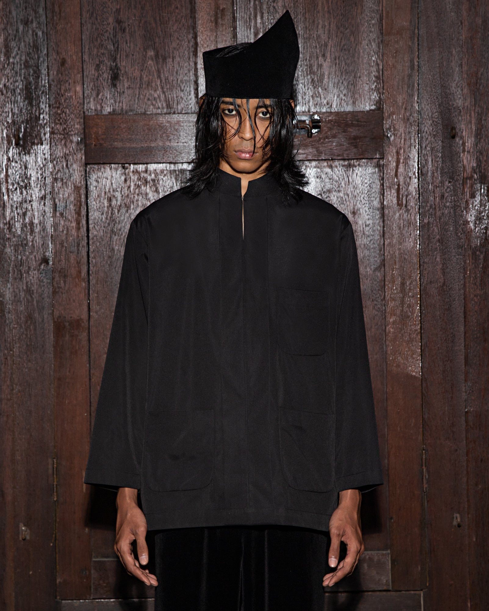 Qabaya Atas (Black) – BEHATI