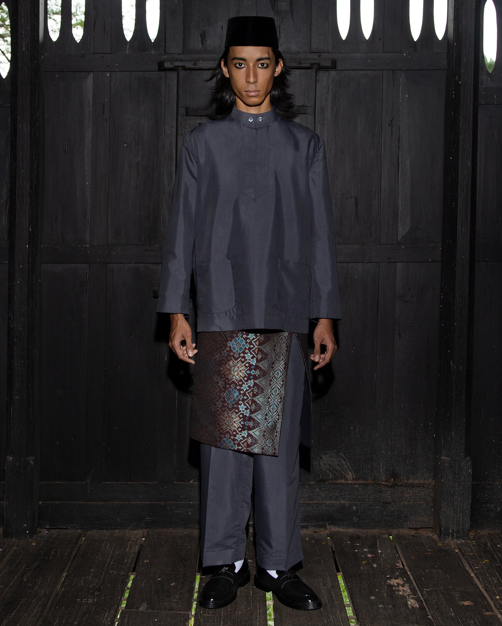 Baju Melayu Qaba (Charcoal) – BEHATI