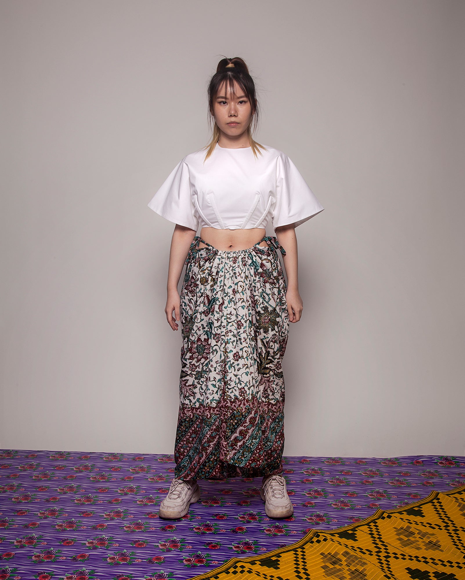 Sarong Ikat Tepi Batik Porselin – BEHATI